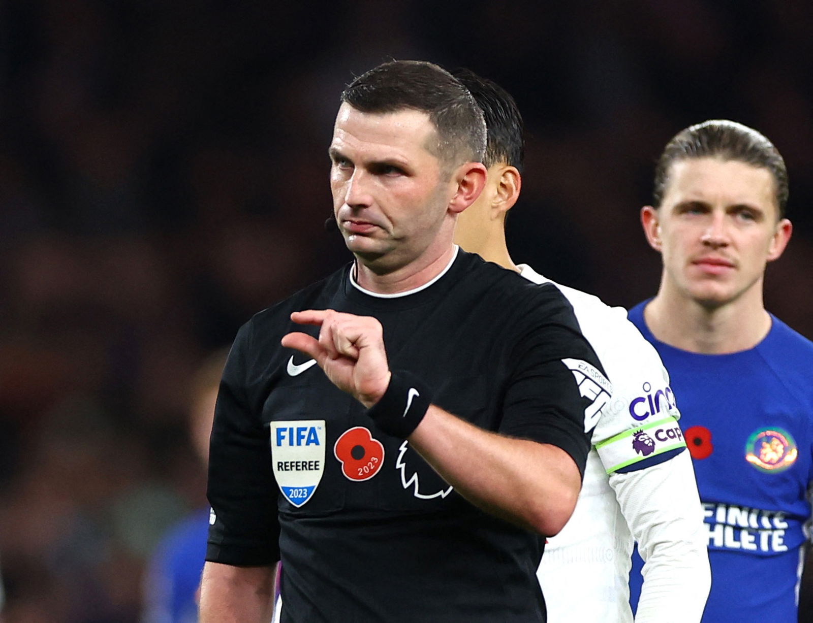 Burnley (h): Match Officials | Arsenal Mania